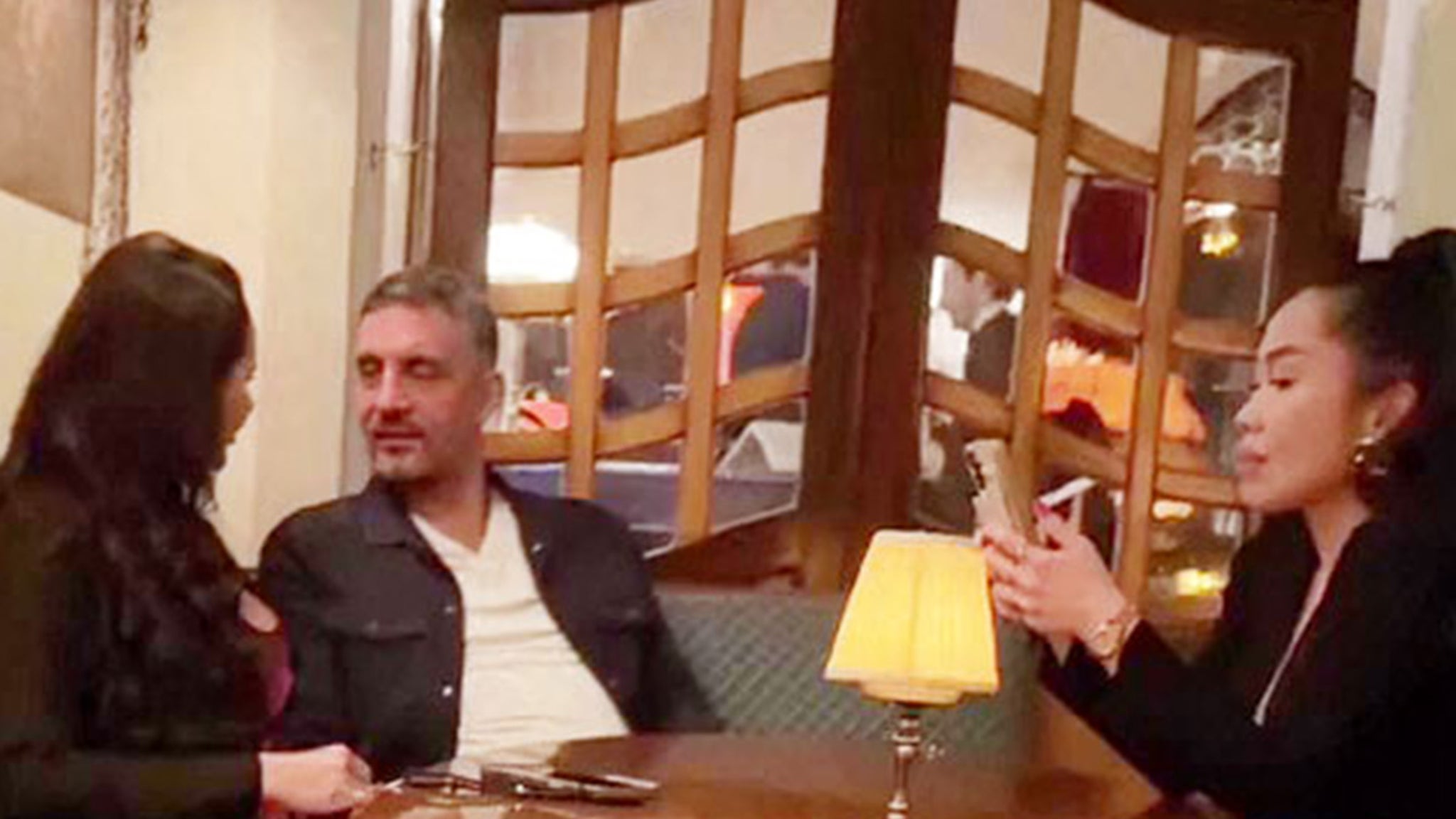 Mauricio Umansky Spotted With Two Women Amid Kyle Richards Talks ...