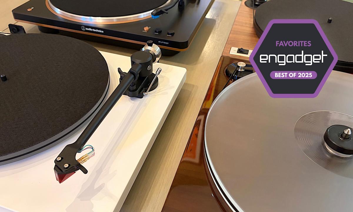 Record Players for 2025: Top Picks to Enjoy Your Vinyl - Social Schmuck